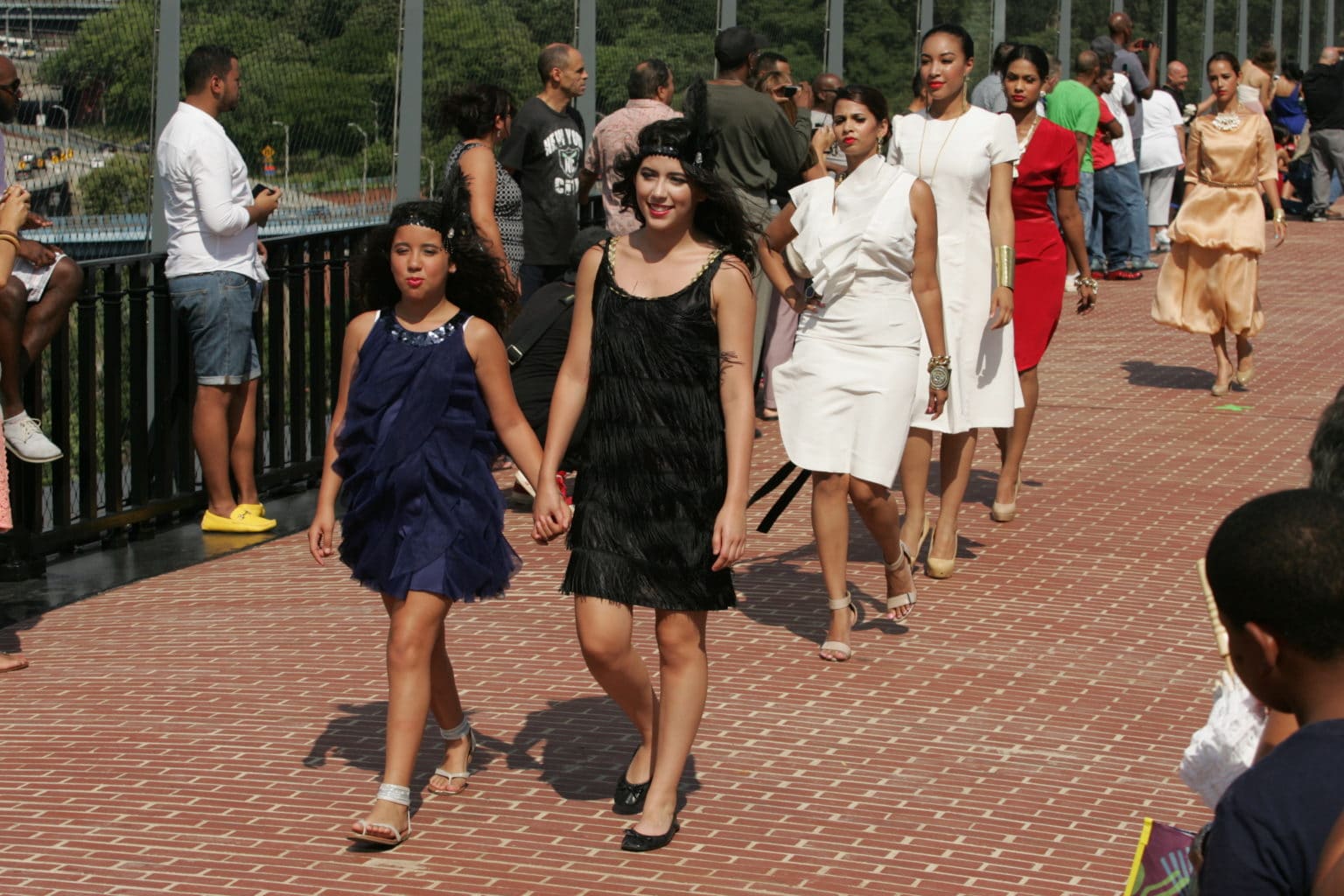[PHOTOS] The Tween & Teen Models Steal the Bridge Catwalk of Eco ...